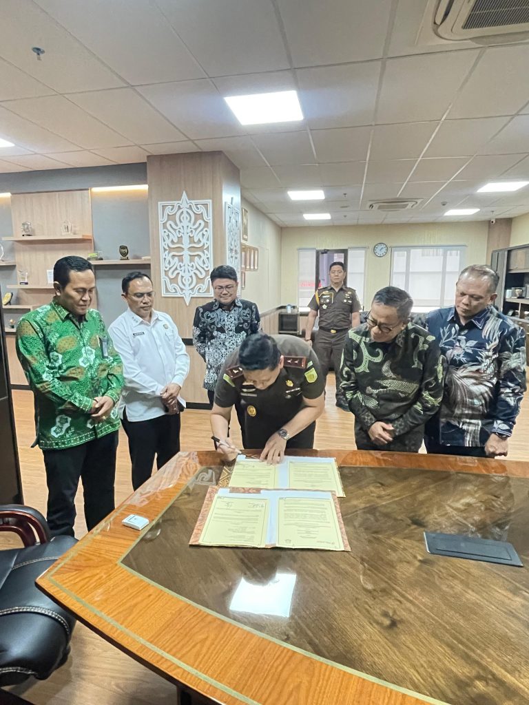 Teken MoU, Pelindo Regional 4 dan Kejati Kaltim Bangun Sinergi Perkuat Tata Kelola Perusahaan ...